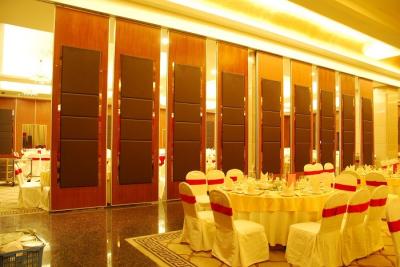 Cina Larghezza acustica interna dei divisori 500/1200mm della sala da pranzo del portello scorrevole in vendita