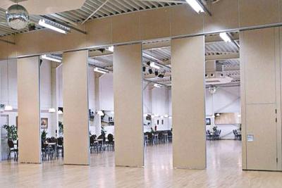 China Espaço que salvar a dobradura fácil da instalação e paredes de separação à prova de som operáveis para a sala de reunião à venda