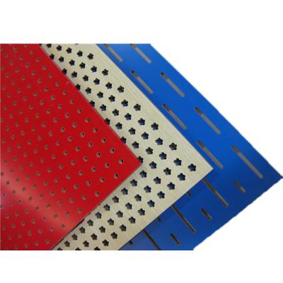 Cina Pannello acustico perforato di legno dell'impiallacciatura di tecnologia del soffitto acustico di legno della superficie in vendita