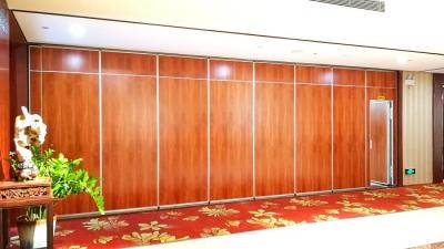 中国 音響の折るオフィスの隔壁、移動可能で装飾的な部屋ディバイダー アルミニウム トラック 販売のため