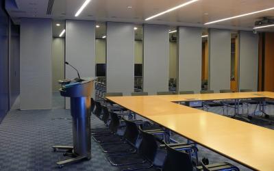 Cina Pavimento dell'ufficio al muro divisorio mobile del soffitto per la sala riunioni in vendita