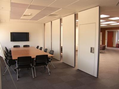 China Van het de verdelingen beweegbare bureau van de bureau de verwijderbare muur muren van de de ruimteverdeler met deuren Te koop