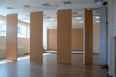 Cina L'interno della sala ha decorato i muri divisori mobili di legno/che fanno scorrere i divisori in vendita