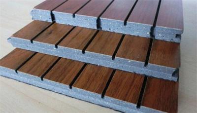 Cina Renda incombustibile il pannello di parete di legno di assorbimento acustico del diffusore della schiuma per la decorazione dei self-service in vendita