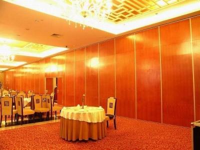 Cina Impermeabilizzazione sana di alluminio che piega i muri divisori mobili per il banchetto Corridoio in vendita