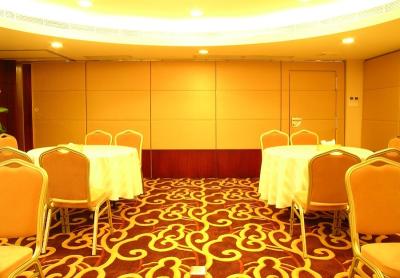 Cina Divisorio insonorizzato di legno del pannello decorativo per multi colore dell'auditorium in vendita