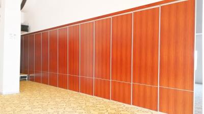 China Het Schuimraad van verdelingsmuren met Plafond en Vloerspoor voor Zaal Beweegbare Verdeling Maleisië Te koop