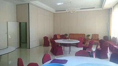 中国 会議室の移動可能な隔壁、65のmmの引き戸のローラー防音部屋ディバイダー 販売のため