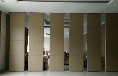 China Opvouwbare Schommelingsdeur die Houten Comités glijden die Muurcomité Verdelingen voor Bureauvergaderzaal vouwen Te koop