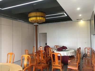 Cina Divisori acustici operabili di superficie della melammina per il ristorante/lo scivolamento del muro divisorio in vendita