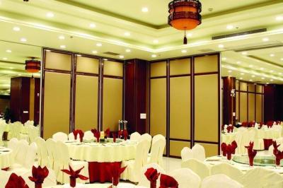 China Removable Wall Restaurant Movable Room Partition MDF Board + Aluminium Material for sale