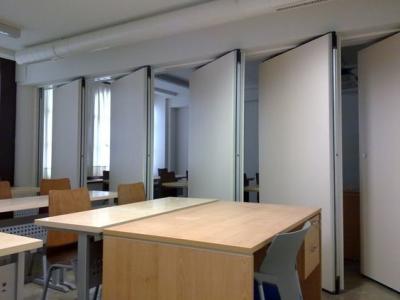 Cina Muri divisori pieganti dell'ufficio dell'aula di rivestimento della melammina con la pista di alluminio mobile in vendita