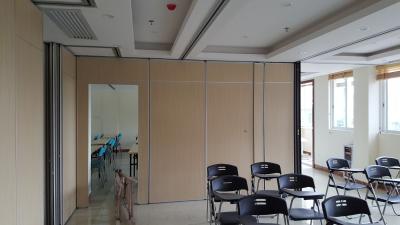 China Assoalho deslizante móvel dobrável das paredes de separação à espessura do teto 85mm à venda