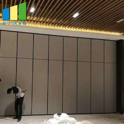 Cina Installazione facile e veloce Parete divisoria pieghevole Pareti divisorie ripiegabili con sistema di pista sospesa in vendita