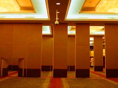 Cina Cellulare di legno insonorizzato che fa scorrere i muri divisori per colore su misura di sala per conferenze in vendita