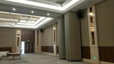 China Vloer aan de Zaal van de Plafondconferentie Beweegbare Verdelingsmuur met MDF Melamineoppervlakte Te koop