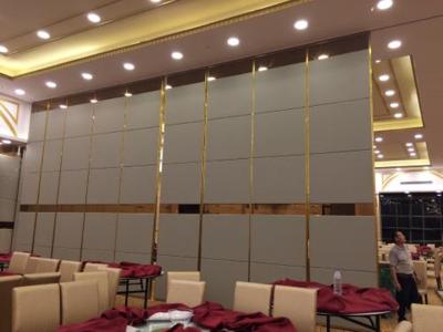 Cina Pavimento di altezza 4m del pannello al divisorio acustico del soffitto con la struttura di alluminio anodizzata in vendita
