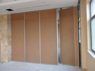China Akustisches faltendes System, das Trennwände für Klassenzimmer-Gewebe-Oberflächen-Aluminium-Rahmen schiebt zu verkaufen