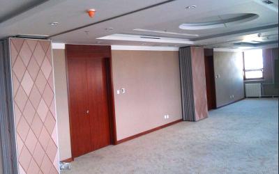 Cina Altezza portatile 4m ISO9001 del pannello del muro divisorio del ristorante di Haning del soffitto in vendita