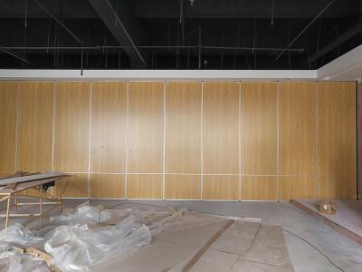 Cina Multi sistema del muro divisorio del ristorante di colore con il carrello di alluminio che fa scorrere le porte di piegatura in vendita