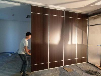 China Sala de aula acústica móvel da divisão que desliza o assoalho das paredes de separação à espessura do teto 85 milímetros à venda