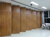 China Multi Color Top Hanging Ceiling System Foldable Partition Wall Panel 65mm 100mm Training Room for sale