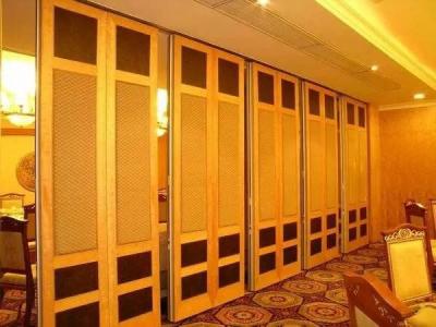 China As paredes de separação móveis acústicas modernas/que deslizam a separação de dobramento 3,65 medem a altura à venda