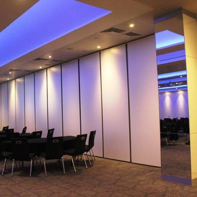 Cina Le divisioni mobili della parete di rivestimento laminato della melammina con il soffitto sistemi del muro divisorio piegare/spinge in vendita