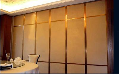 Cina Muri divisori insonorizzati interni dell'hotel del portello scorrevole che piegano le divisioni operabili per il banchetto Corridoio con i vari colori in vendita