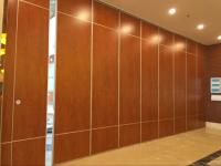 China MDF Laminate Acoustic Operable Partition Walls 65-100mm Thickness 32-55dB Sound Insulation for sale