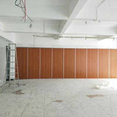 Cina Il pavimento dell'hotel al sistema del soffitto che fa scorrere la parete insonorizzata divide lo spessore 65mm del pannello in vendita