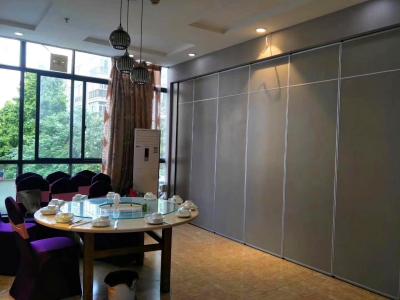 China aangepaste de kleuren beweegbare verdeling van 85 mm diktemelamine voor banketzaal Te koop