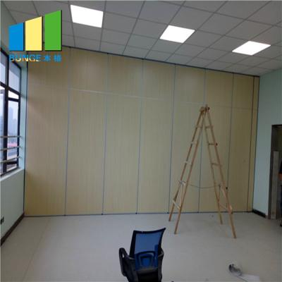 Cina Muri divisori pieganti mobili del bordo durevole del MDF per la gamma ritrattabile 22.5mm dell'hotel in vendita