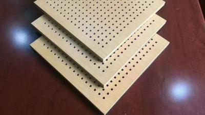 Cina Spessori di legno perforato resistente al fuoco 18mm/15mm dei pannelli acustici in vendita