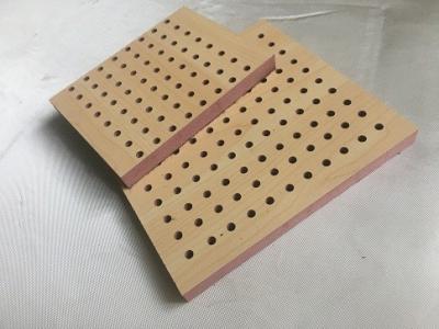 Cina Spessori di legno perforato resistente al fuoco 18mm/15mm dei pannelli acustici in vendita