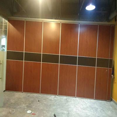 Cina Muro divisorio d'attaccatura pieghevole del fono assorbente per la dimensione su misura ristorante in vendita