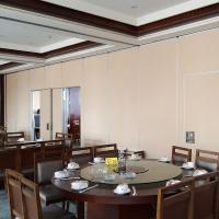 China Movable Folding Partition Wall 65mm 85mm 100mm Soundproof Room Divider on Wheels for sale