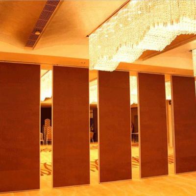 Cina Muri divisori pieganti su misura di spessore di 85mm per la stanza di nozze della tenda foranea in vendita