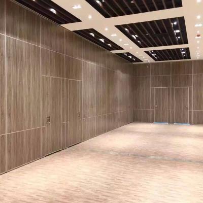 Cina Altezza piegante su misura dell'alluminio 6000mm delle porte del muro divisorio di colore in vendita