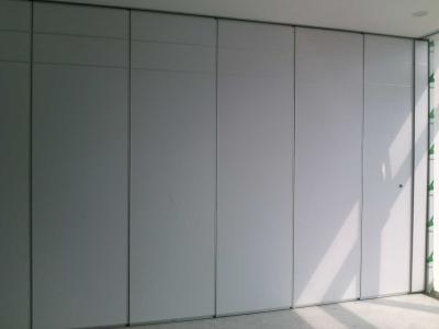 中国 ホテルのDinning防音のホールの移動可能なパネルのパスのドアが付いている操作可能な壁の仕切り 販売のため