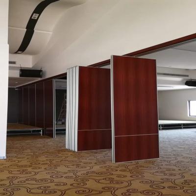 Cina La stanza piegante di superficie della melammina di legno interna divide l'altezza massima di 4000mm in vendita