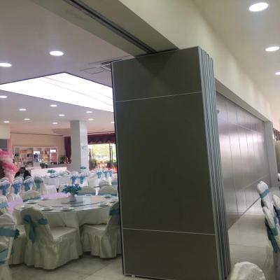 中国 機能ホールの高さ操作可能な隔壁の高性能の最高の6000のMmの 販売のため