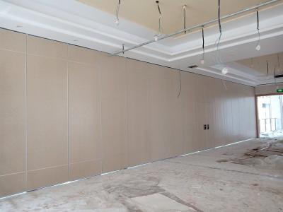 Cina Divisione piegante insonorizzata per il muro divisorio mobile operabile del divisorio di Corridoio di banchetto dell'hotel in vendita