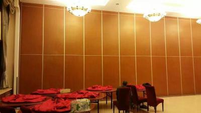 China Vouwend het Glijden het Comité van Verdelingsmuren Dikte 85mm de Rol van het Aluminiumspoor Te koop