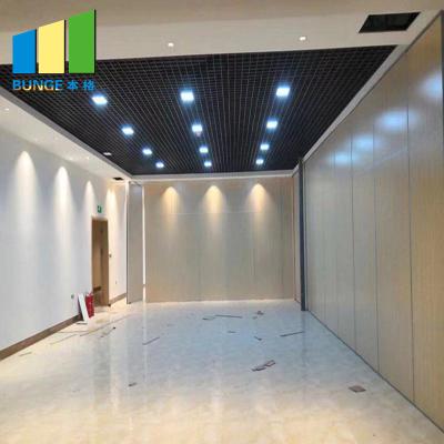 Cina Muro divisorio acustico pieghevole su misura del PVC di dimensione per la sala riunioni in vendita