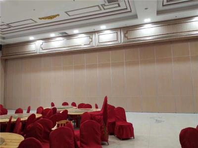 Cina Muro divisorio acustico pieghevole su misura del PVC di dimensione per la sala riunioni in vendita