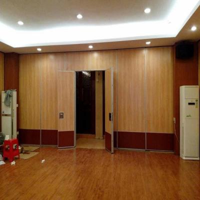 Cina I muri divisori mobili appesi superiori moderni del fono assorbente rivestono la larghezza di pannelli 500-1200 millimetri in vendita
