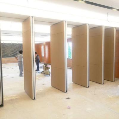 Cina Pavimento al sistema pieghevole mobile dei divisori del soffitto/del muro divisorio stanza di dancing in vendita