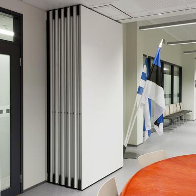 Cina Legno mobile della divisione che piega il muro divisorio acustico per la decorazione di sala per conferenze in vendita