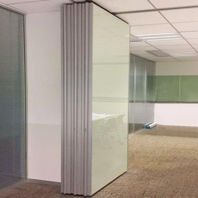 Cina La piegatura Frameless facile installa lo scivolamento del muro divisorio mobile per l'hotel del balcone in vendita